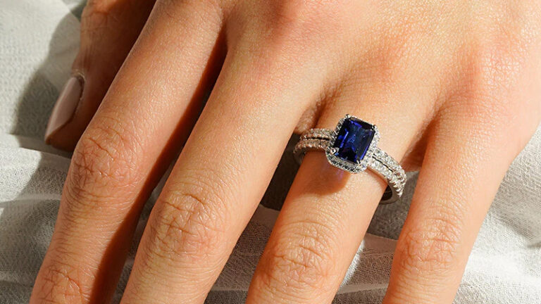 Choosing the Perfect Sapphire Engagement Ring for Her | Fashonation