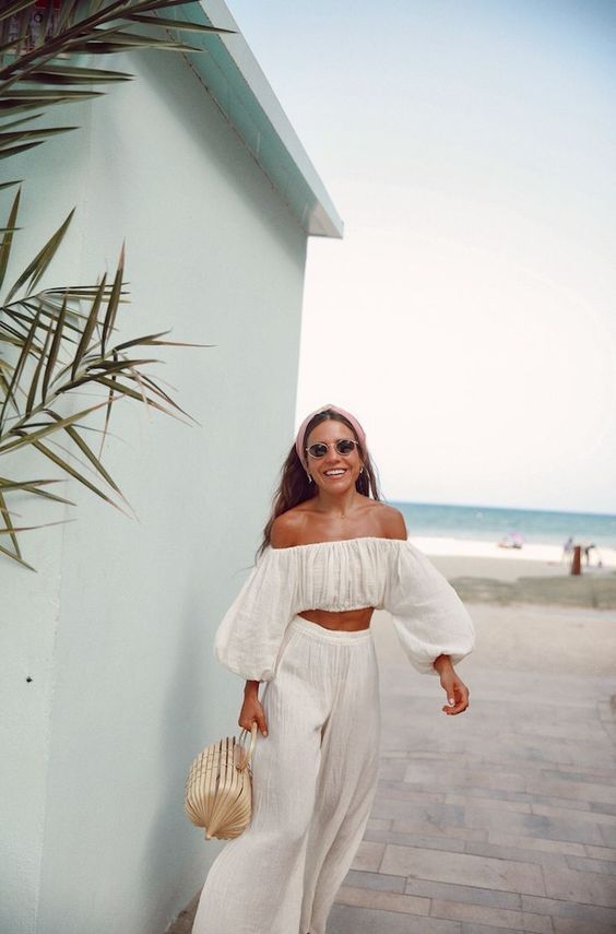 Why Minimal White Outfits Are Quietly Becoming the Most Powerful Style ...